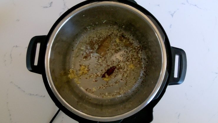 Chora nu Shaak (Gujarati Style Black-Eyed Peas) - Indiaphile